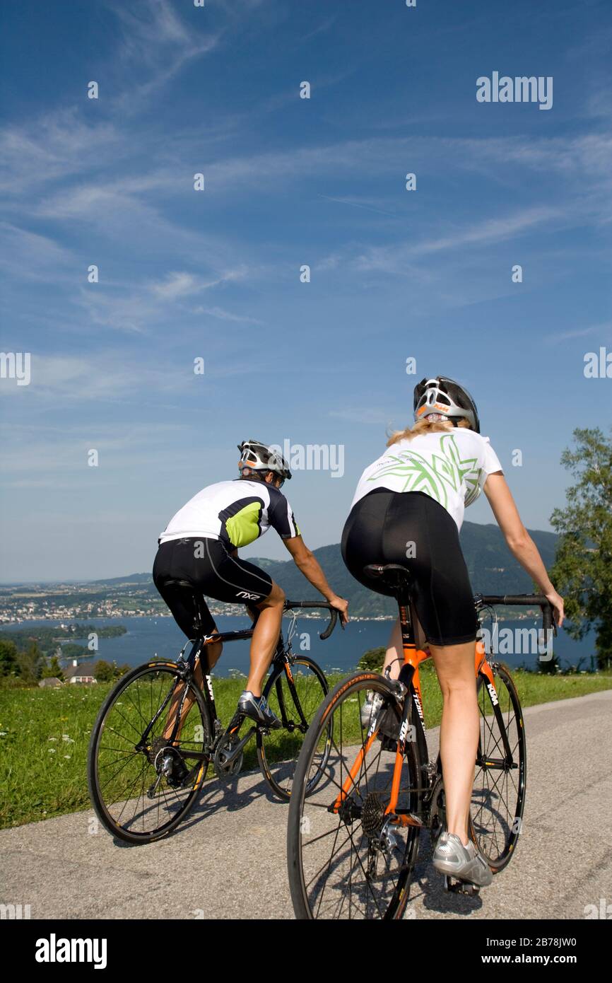 Rennrad frau hi-res stock photography and images - Alamy