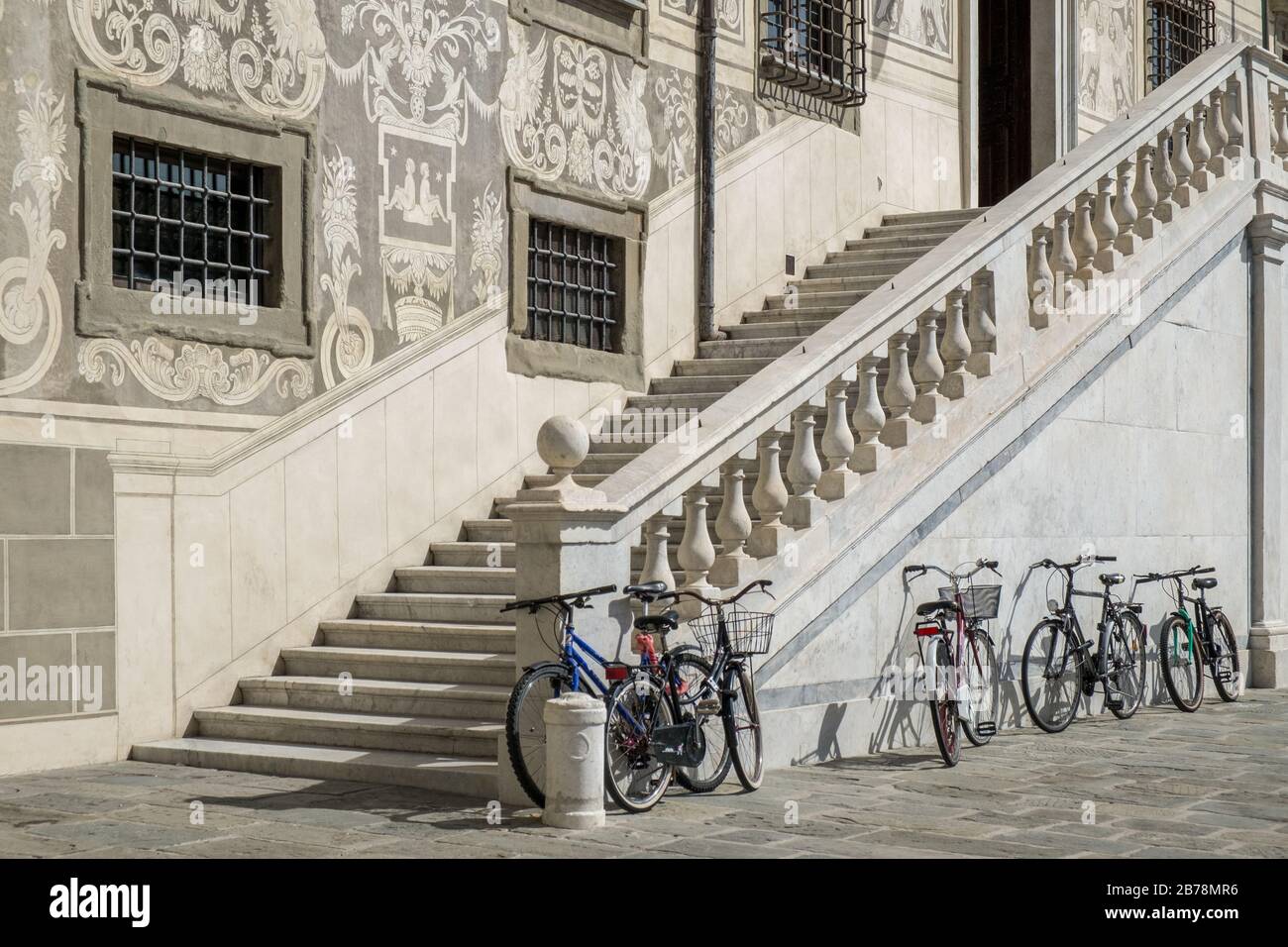 University of pisa door hi-res stock photography and images - Alamy