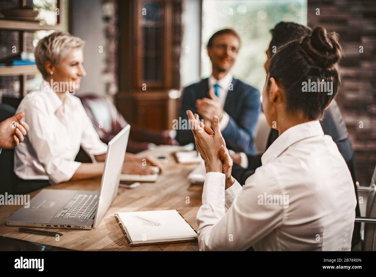 Applause colleagues hi-res stock photography and images - Alamy