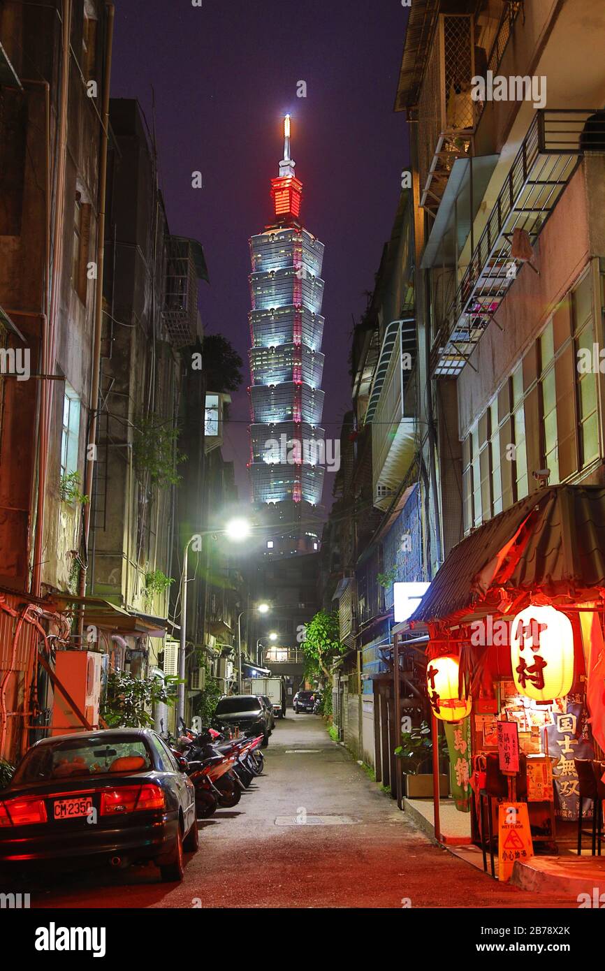 Taipei 101 skyscraper in Xinyi District, Taipei, Taiwan Stock Photo - Alamy