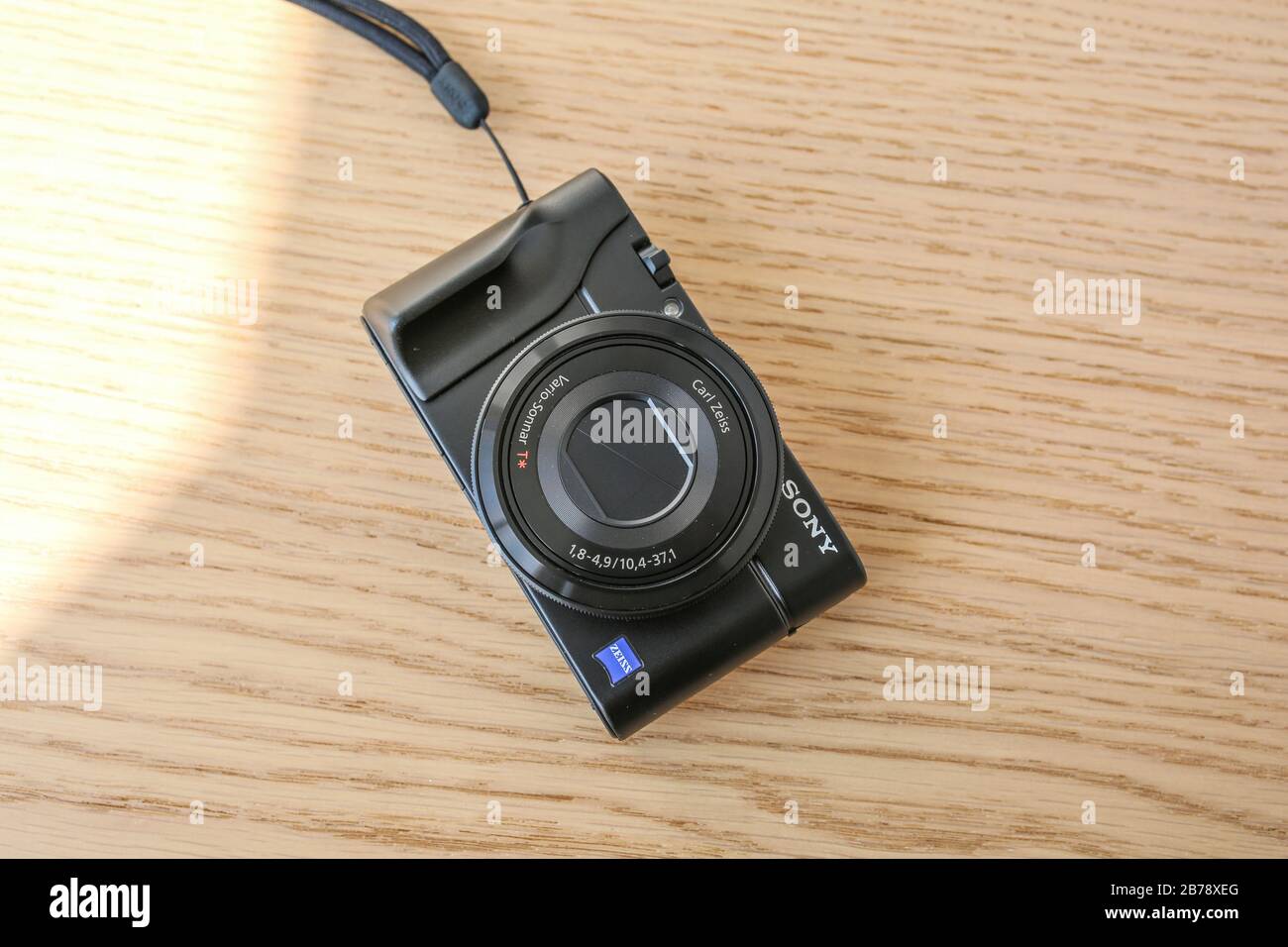 Sony pocket camera hi-res stock photography and images - Alamy