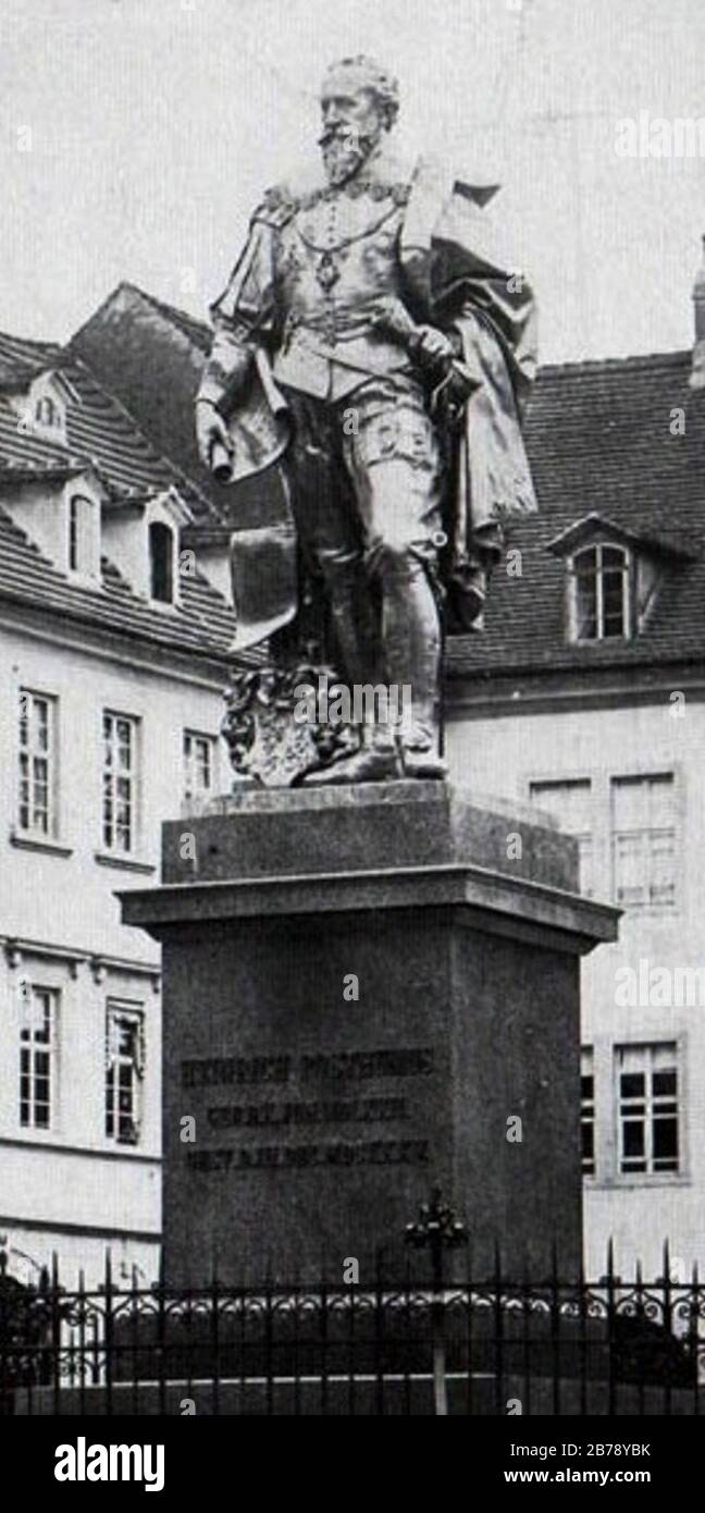 Gera, Denkmal Heinrich Posthumus Reuß (zerstört 1958) 02 Stock Photo ...