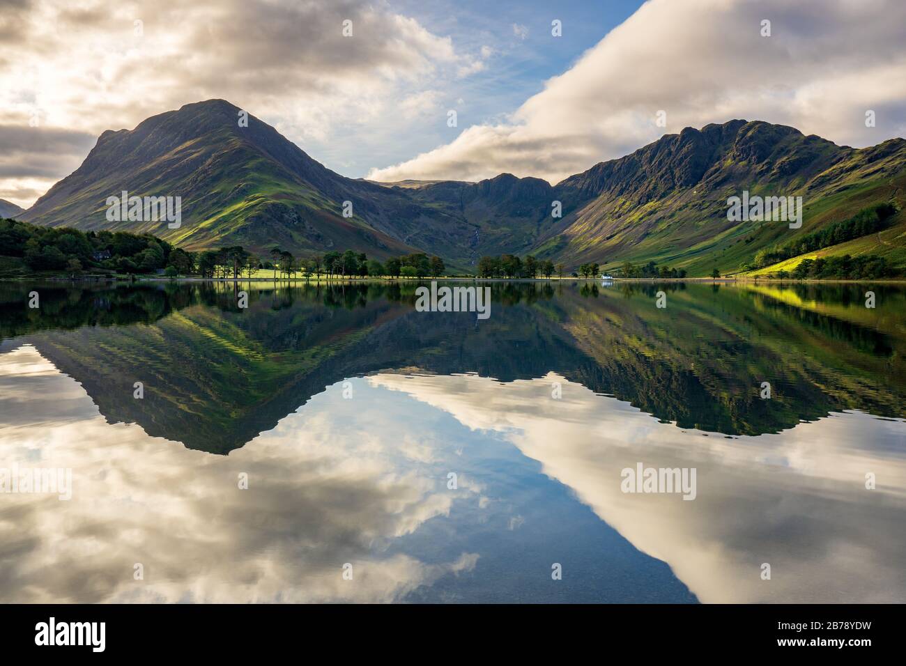 Prominent peaks hi-res stock photography and images - Alamy
