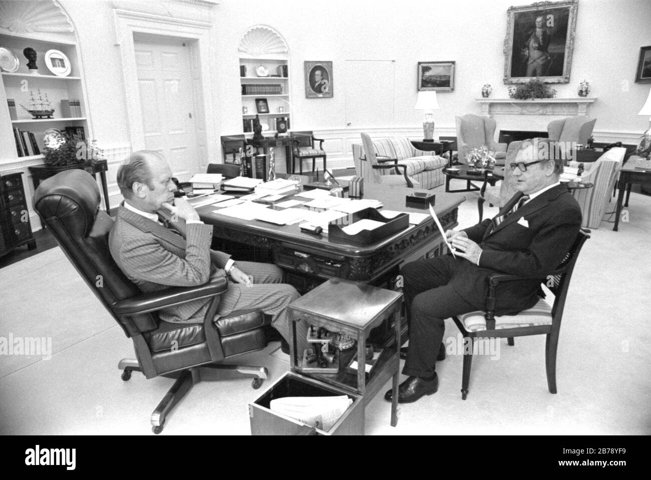 Gerald Ford and Nelson Rockefeller meet in Oval Office Stock Photo - Alamy