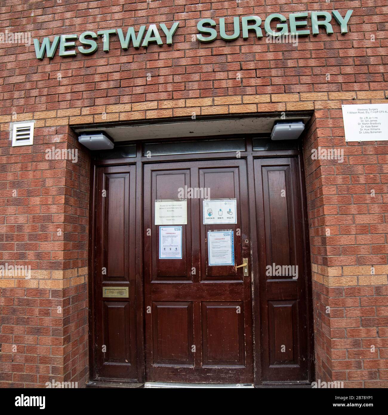 Nhs doctors surgery door hi-res stock photography and images - Alamy