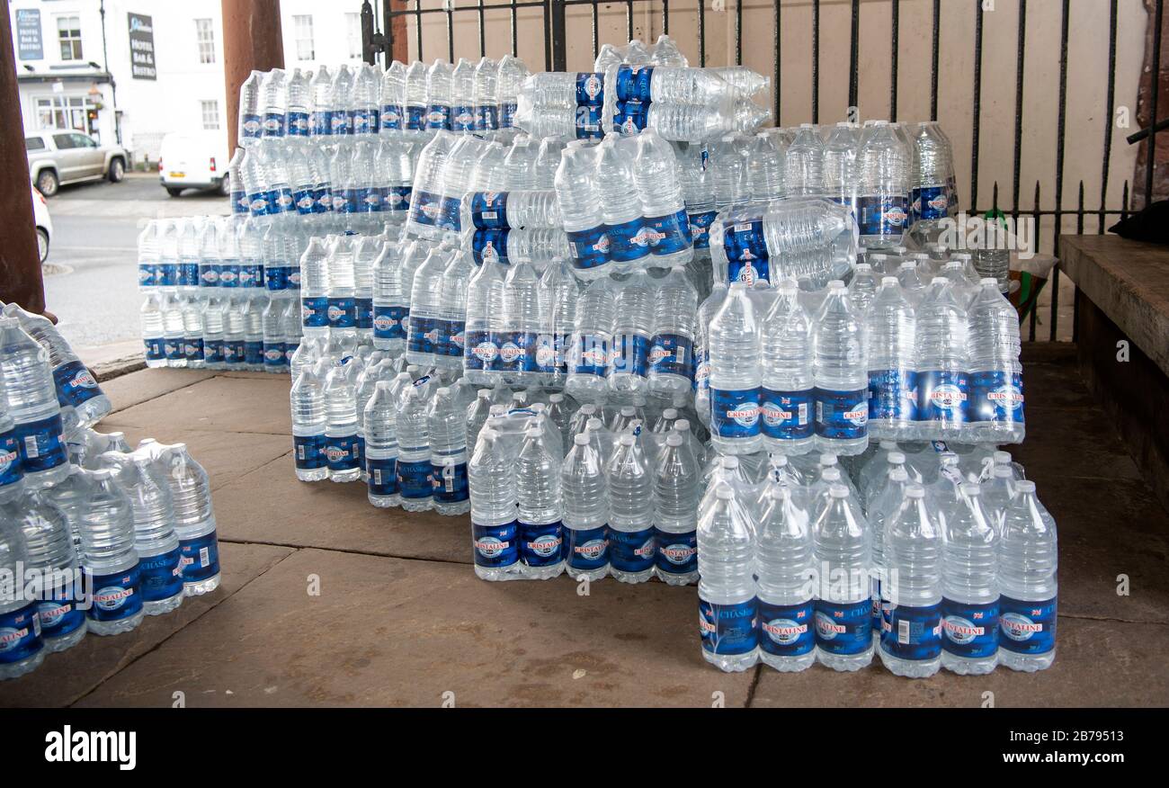 Emergency water bottles hi-res stock photography and images - Alamy