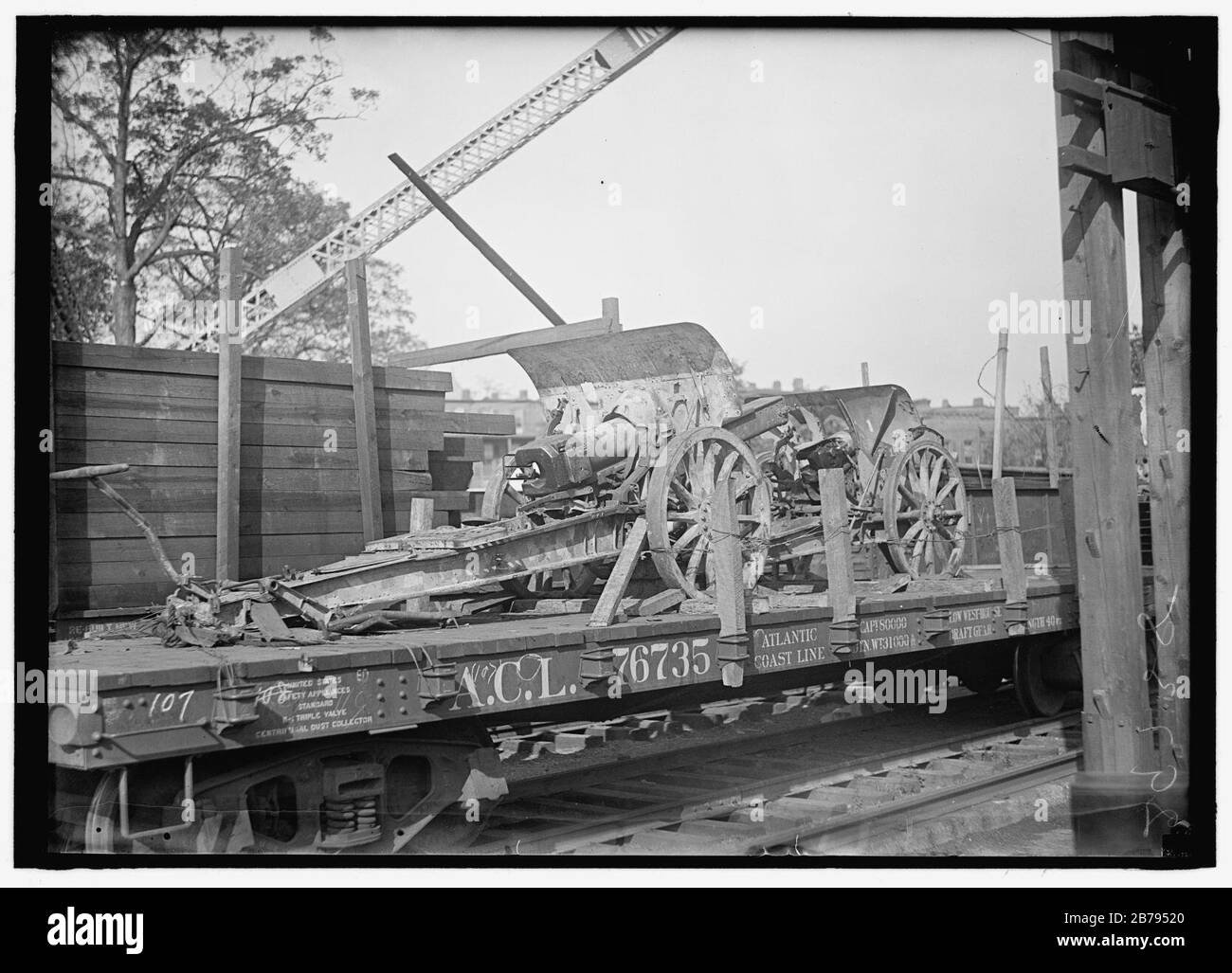 Ordnance gun Black and White Stock Photos & Images - Alamy
