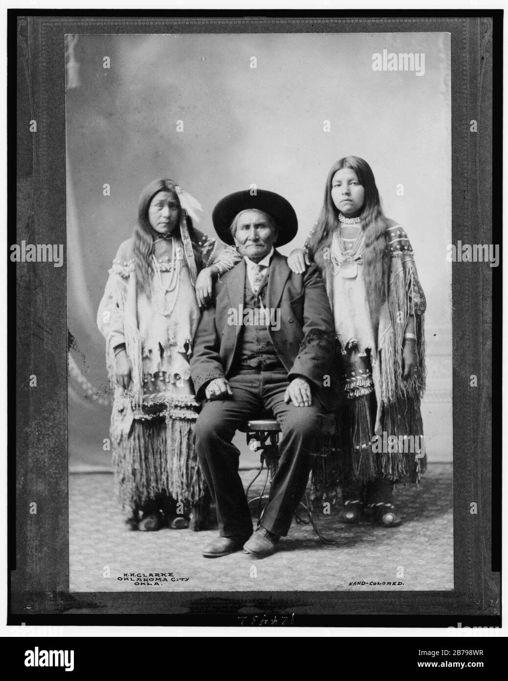 Geronimo hi-res stock photography and images - Alamy
