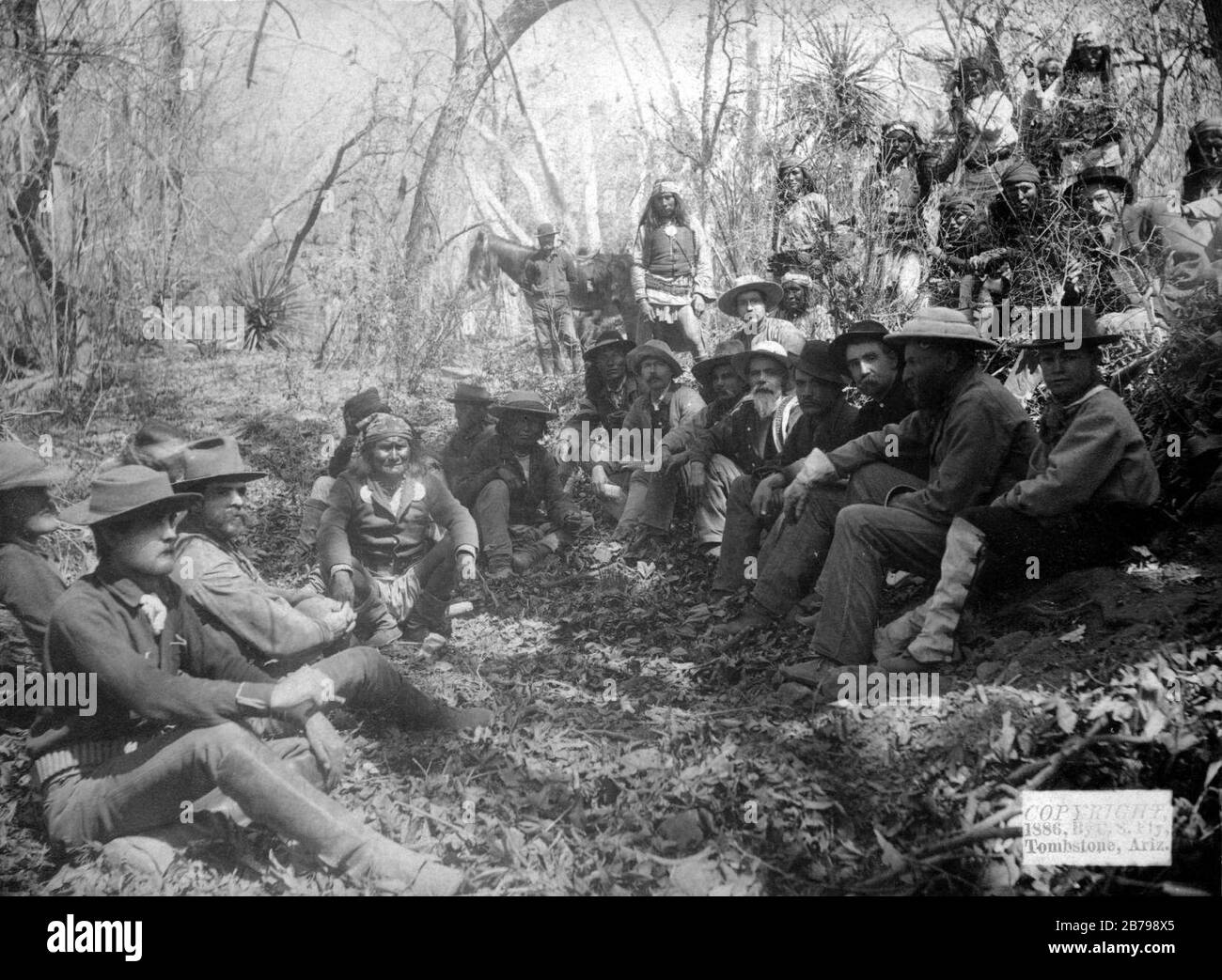 Geronimo surrenders March 1886 Stock Photo - Alamy