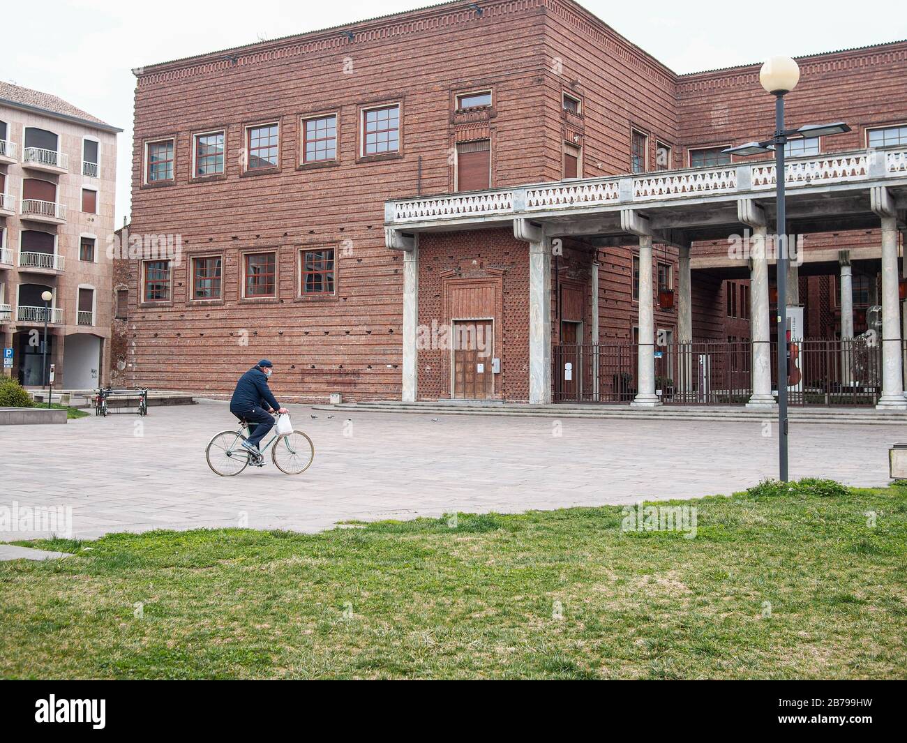 Everydaylife during covid-19 pandemy Stock Photo - Alamy