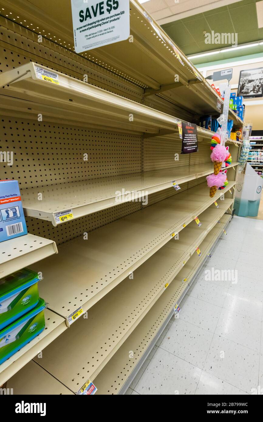 Empty store shelves hi-res stock photography and images - Alamy