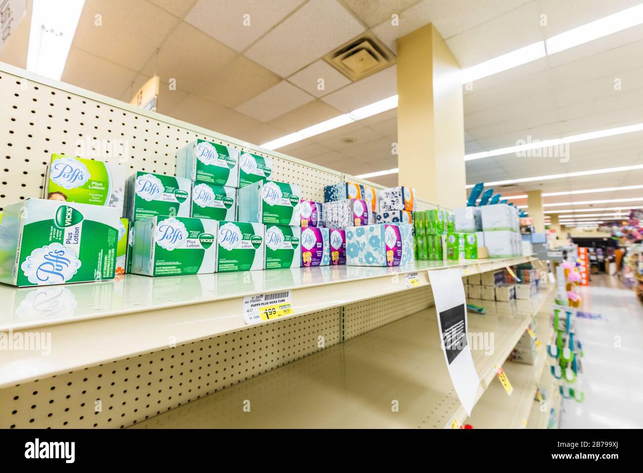 Kleenex hi-res stock photography and images - Alamy