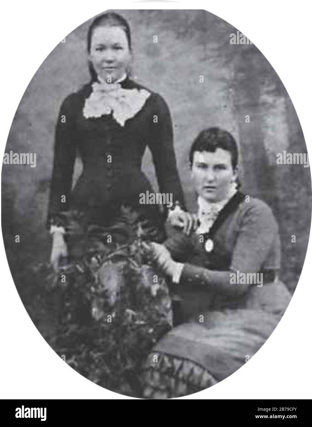 Gertrude and Agnes Ginn of Blundells Cottage Stock Photo - Alamy