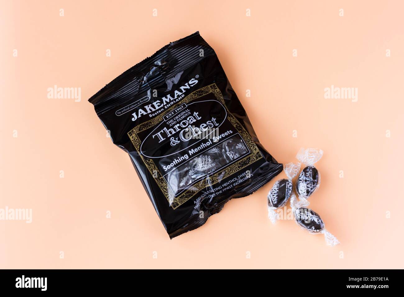 Jakemans throat & chest soothing menthol sweets Stock Photo - Alamy