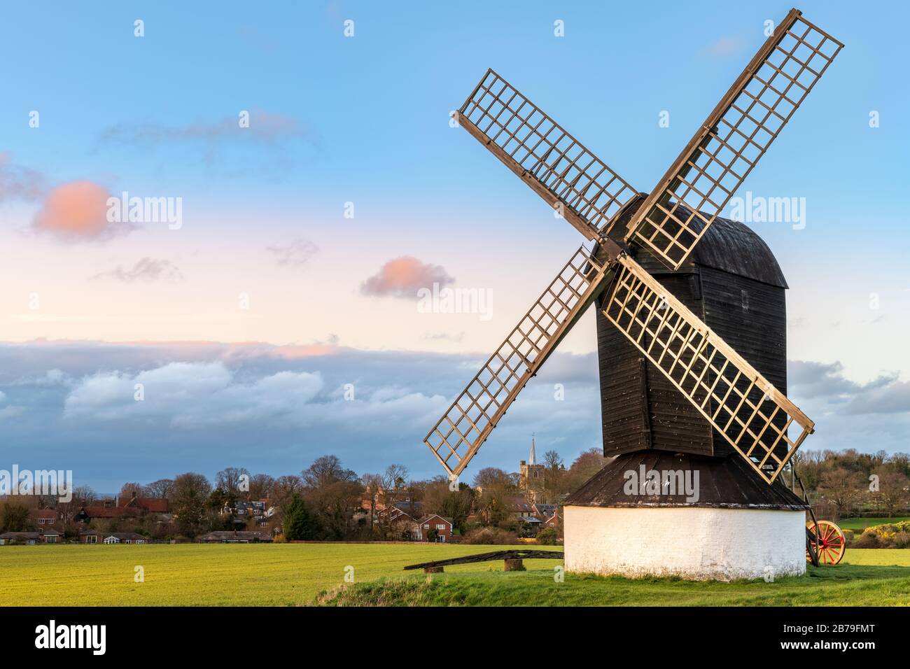 Pitstone windmill, buckinghamshire hi-res stock photography and images ...