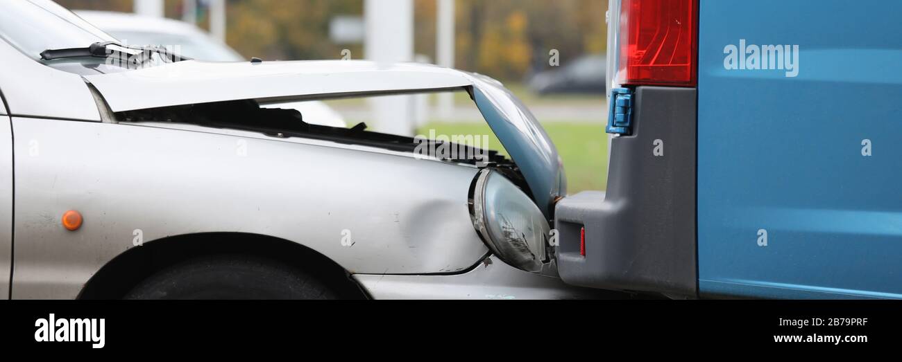 Bumper crashed hi-res stock photography and images - Alamy