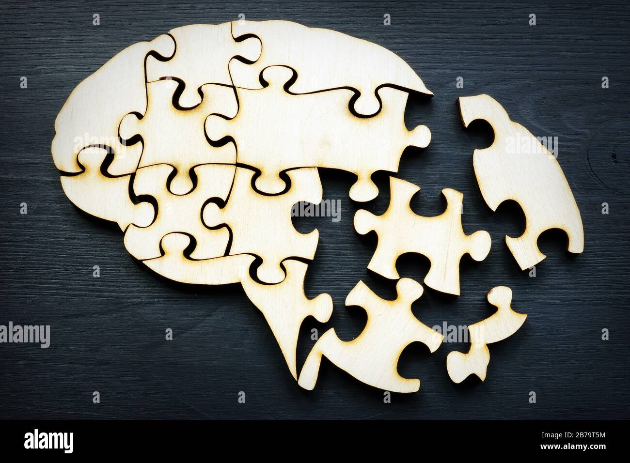 A brain shape from puzzles as a symbol of mental health and memory ...