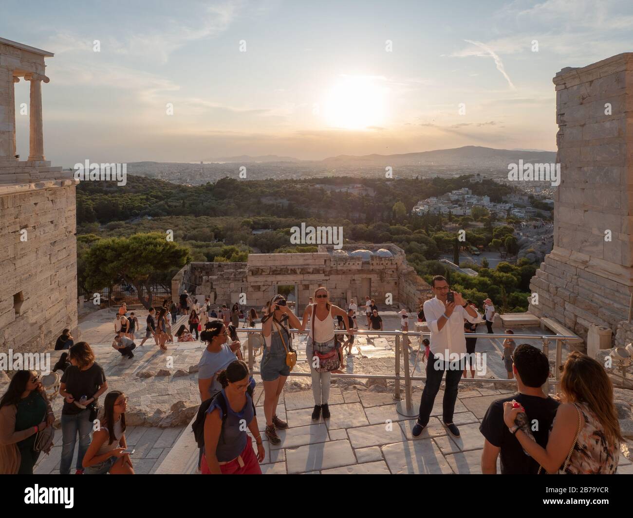 Partenone acropoli di atene hi-res stock photography and images - Alamy