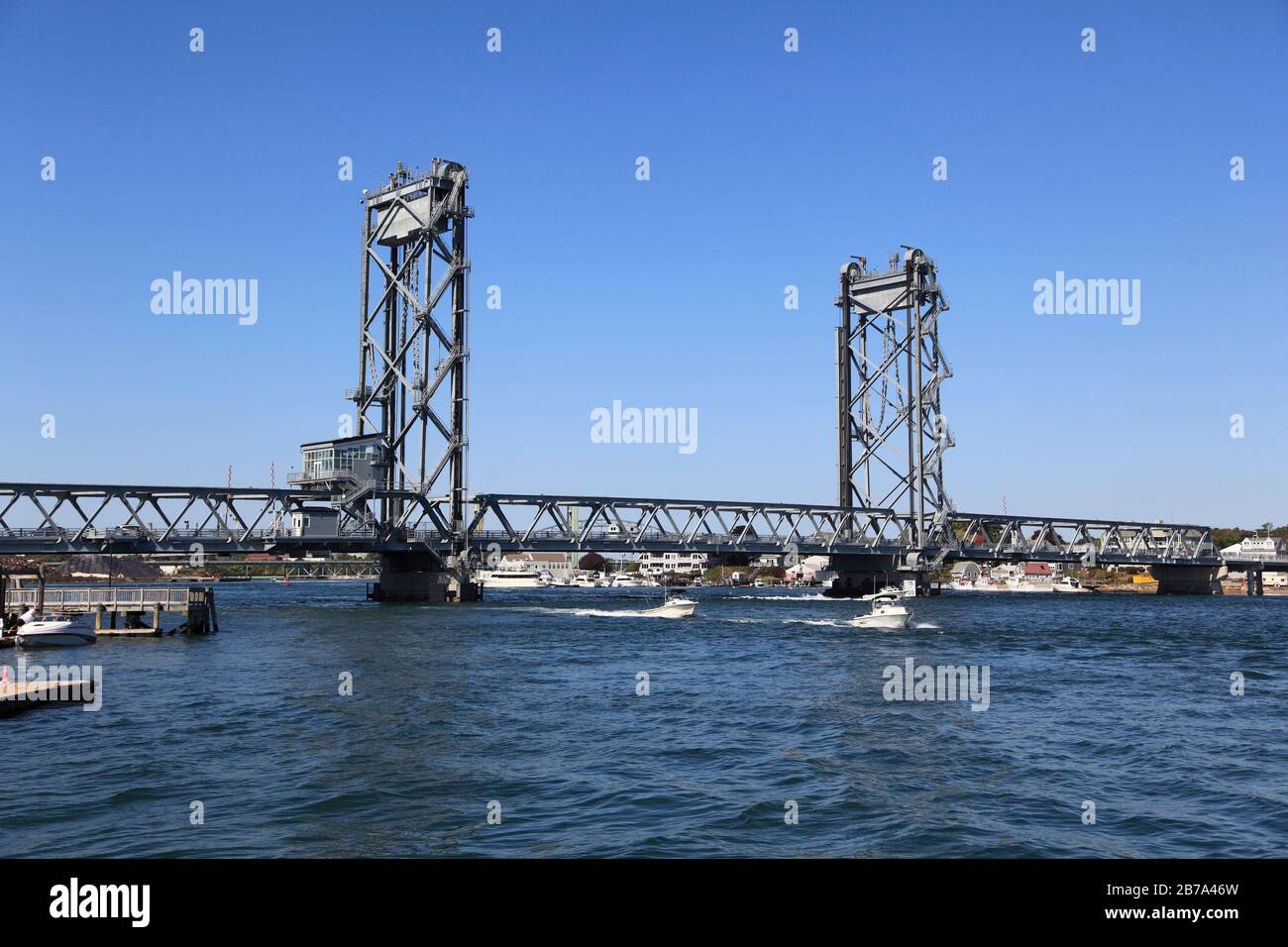 Memorial Bridge Connecting Portsmouth, New Hampshire to Kittery, Maine ...