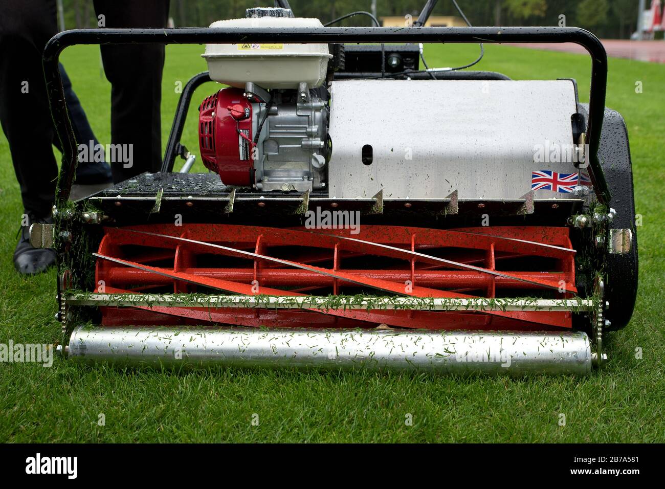 Drop spindle hi-res stock photography and images - Alamy