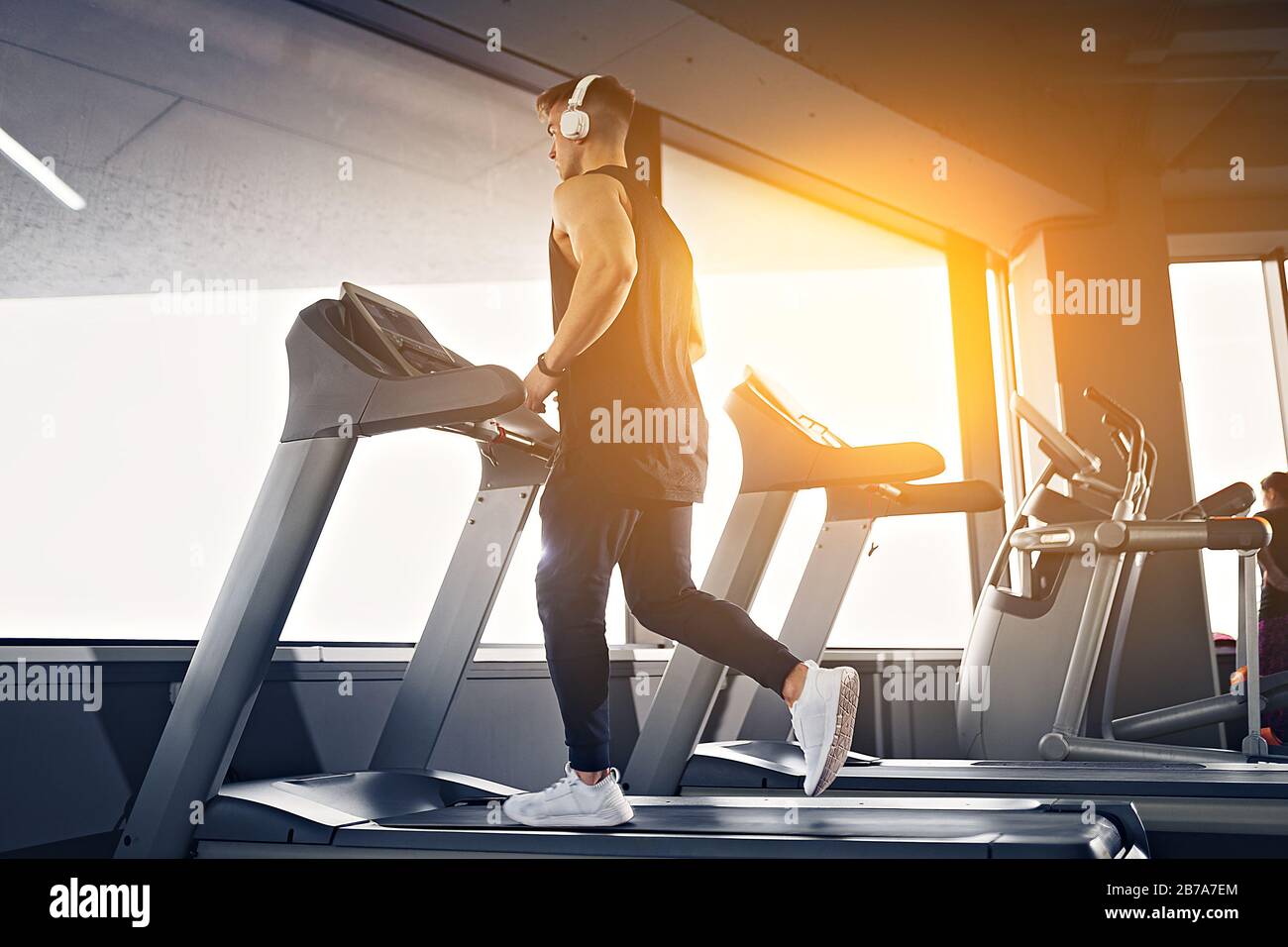Person on treadmill profile view hi-res stock photography and images ...