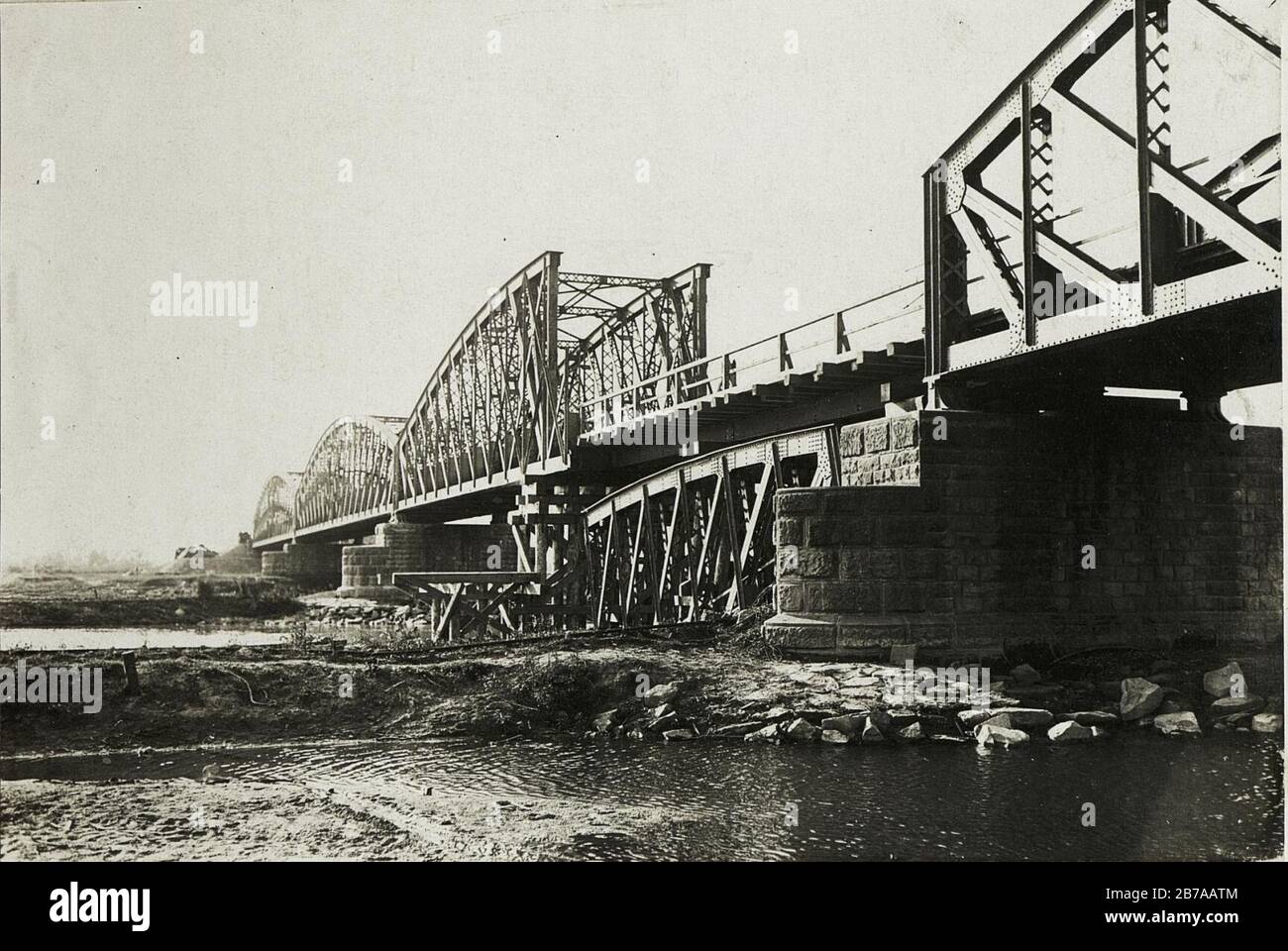 Gesprengte Brücke bei Stryj. (Strecke Chodorow Stock Photo - Alamy