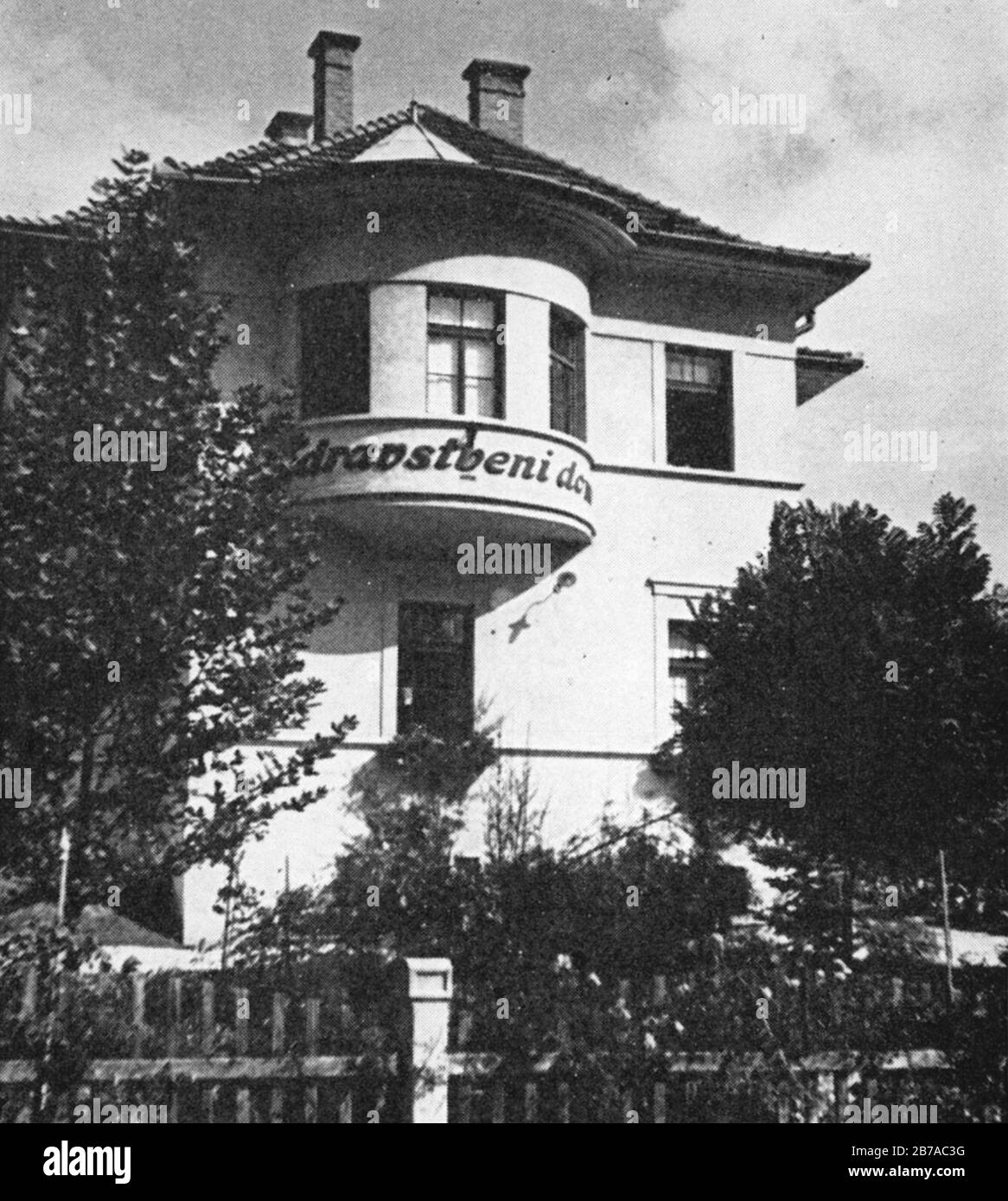 Gesundheitszentrum in Lukovica Stock Photo - Alamy