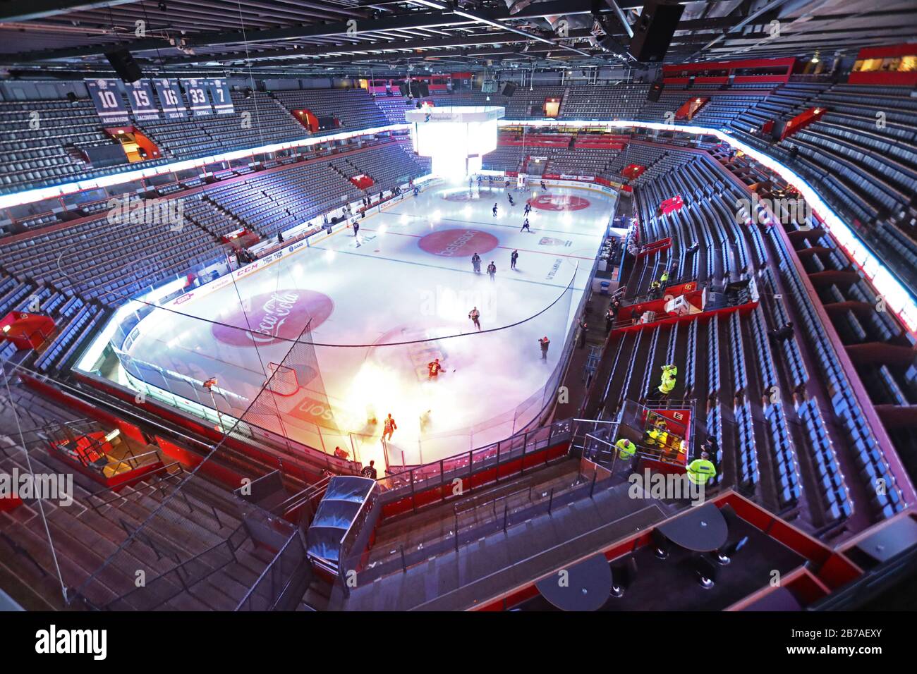 Shl hockey hi-res stock photography and images - Alamy