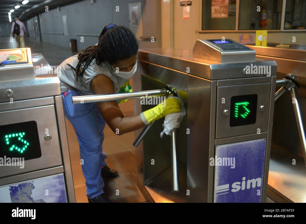 Covid containment brazil hi-res stock photography and images - Alamy