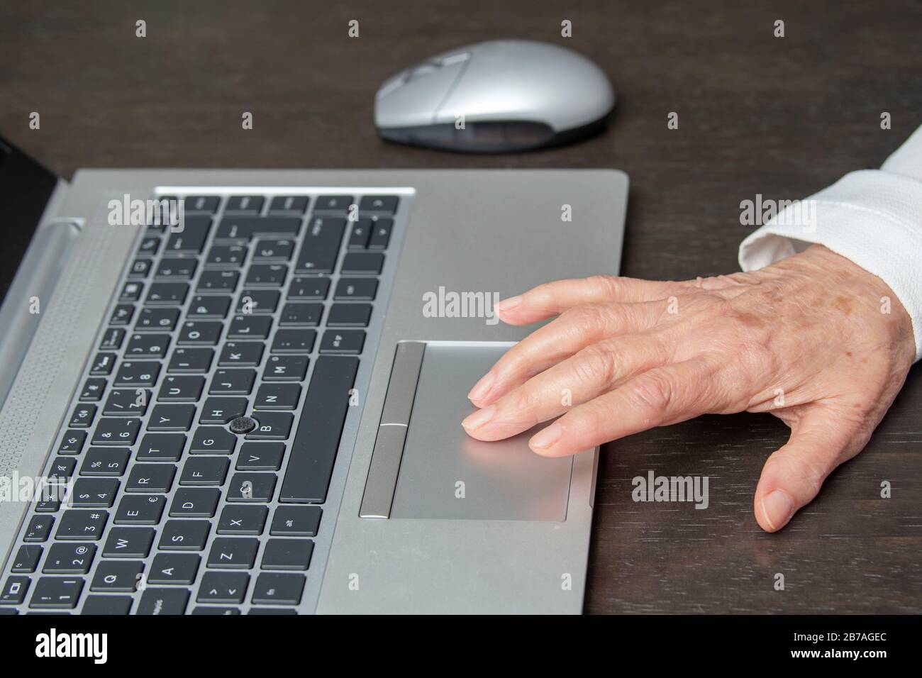 Lady with a laptop hi-res stock photography and images - Alamy