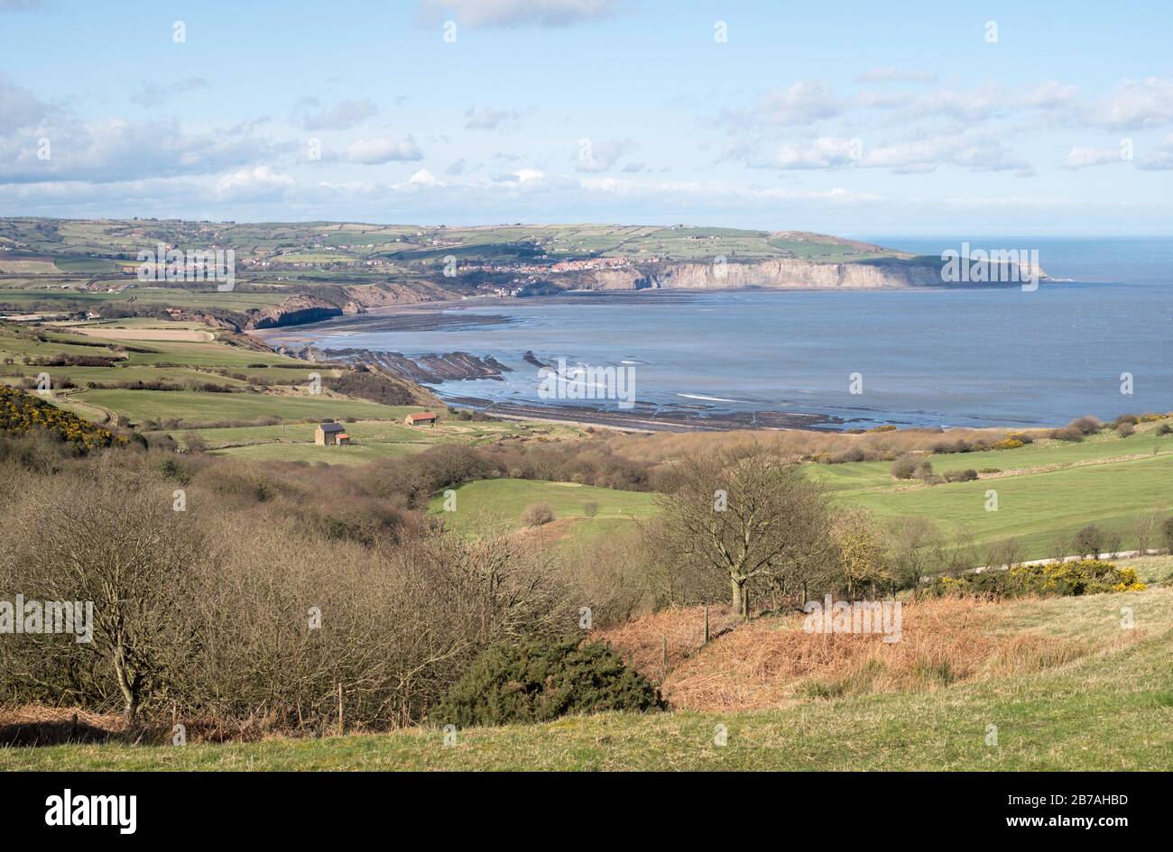 View towards Robin Hood's Bay from the Cleveland Way at Ravenscar, in ...