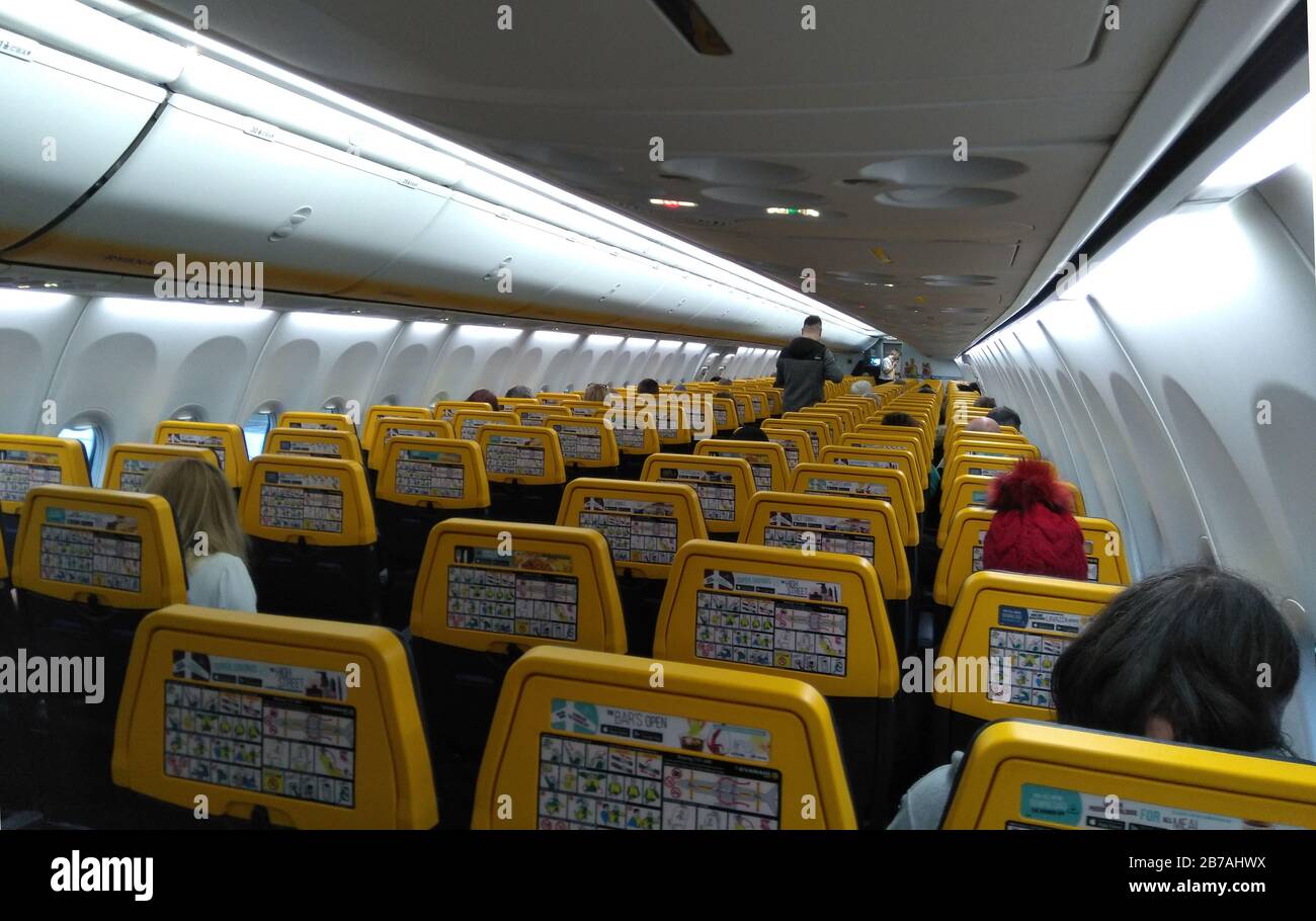 Ryanair interior hi-res stock photography and images - Alamy