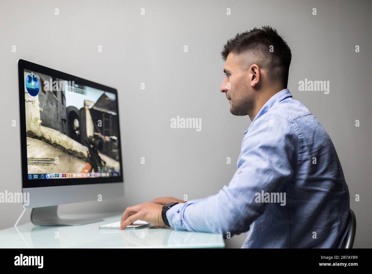 Sty gaming hi-res stock photography and images - Alamy