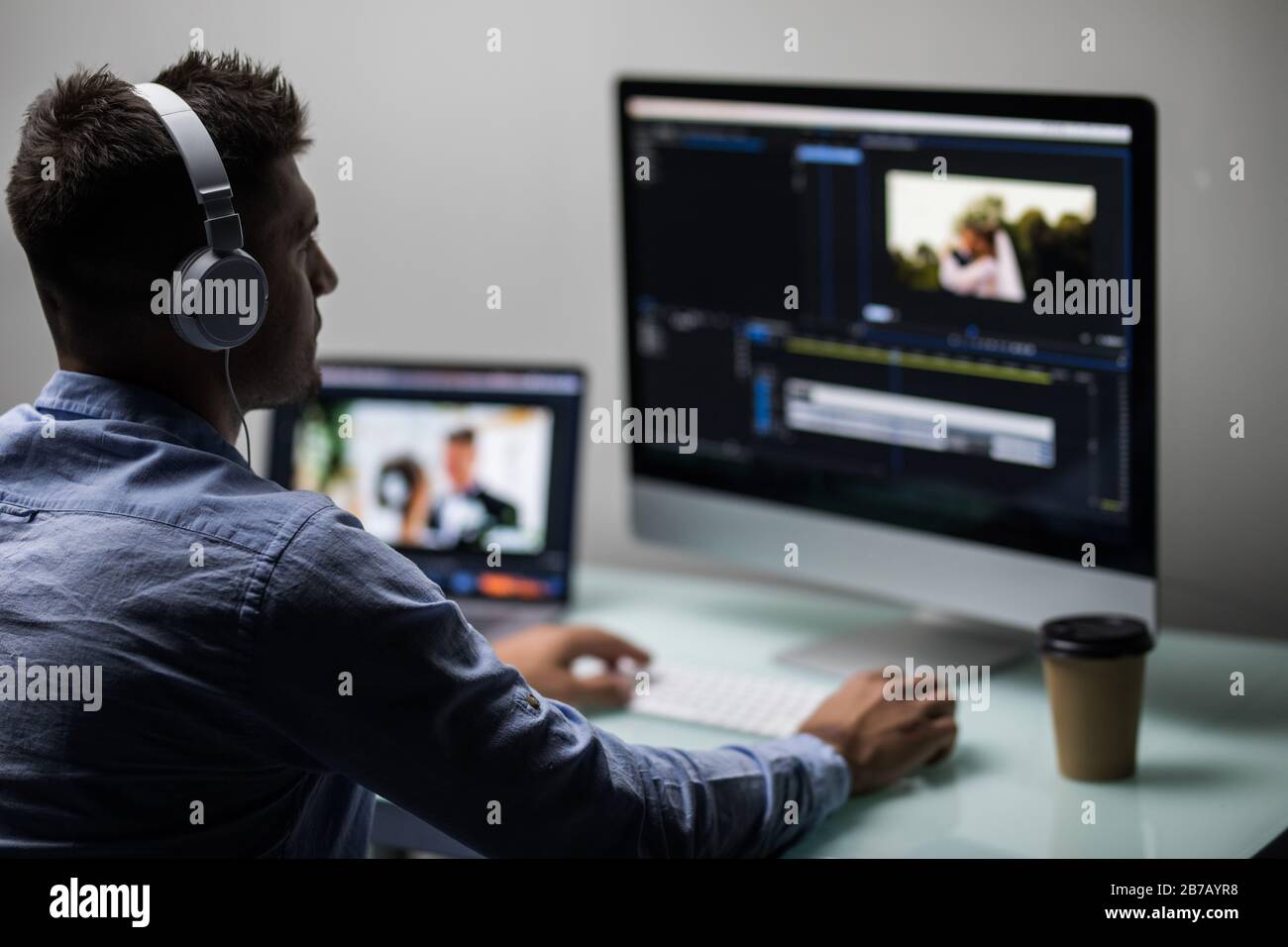 Video editor workplace hi-res stock photography and images - Alamy