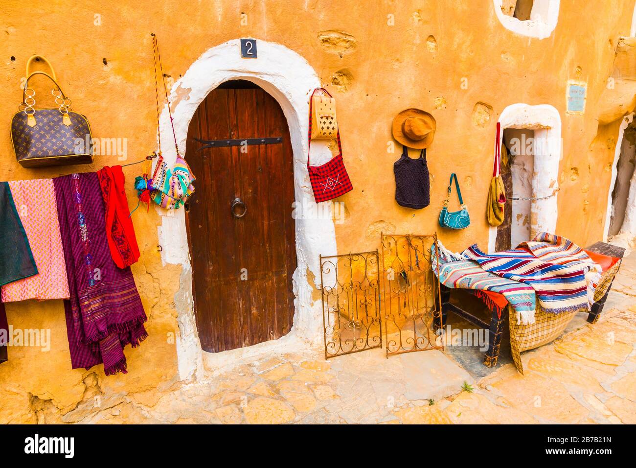 Shop creation hi-res stock photography and images - Alamy