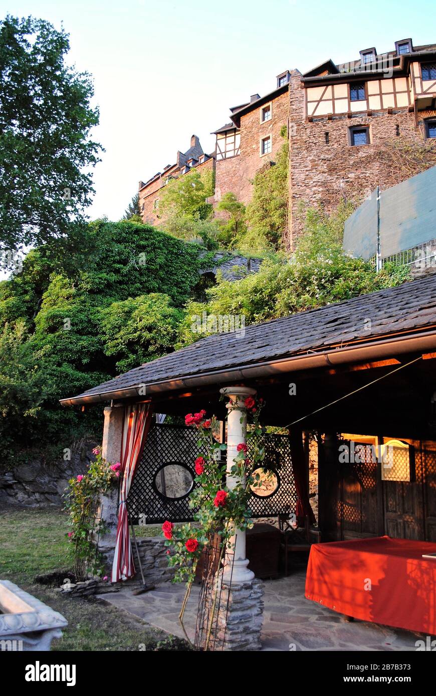 Burghotel Castle Hotel Auf Schönburg (Auf Schoenburg) in Oberwesel ... Burghotel Castle Hotel Auf Schönburg (Auf Schoenburg) in Oberwesel ...