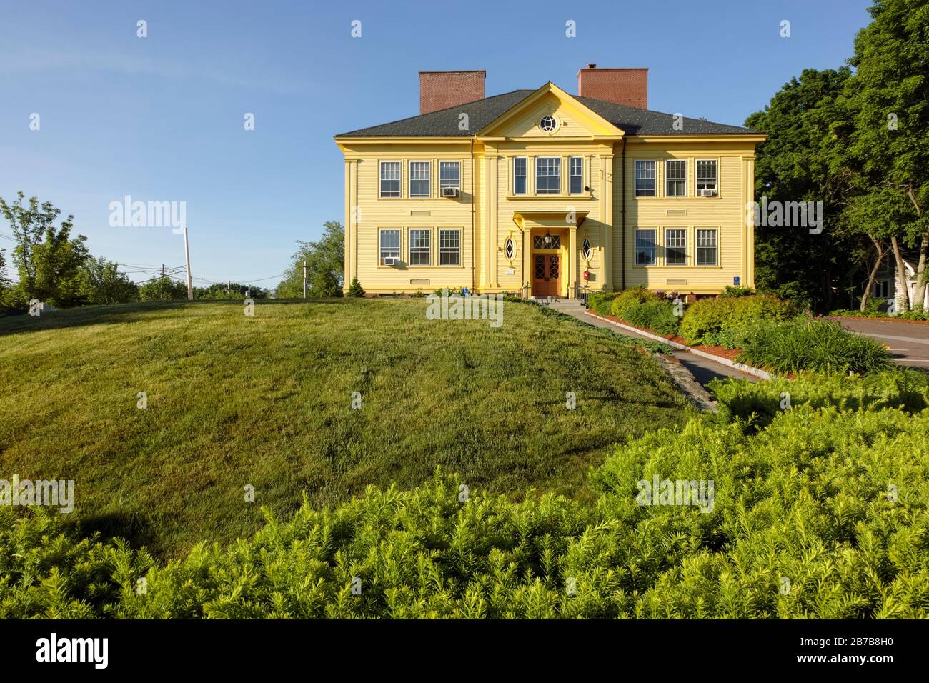 Memorial Town Hall in Georgetown, Massachusetts. Built in 1905, this ...