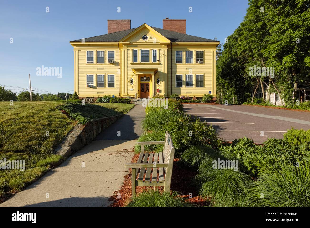 Memorial Town Hall in Georgetown, Massachusetts. Built in 1905, this ...