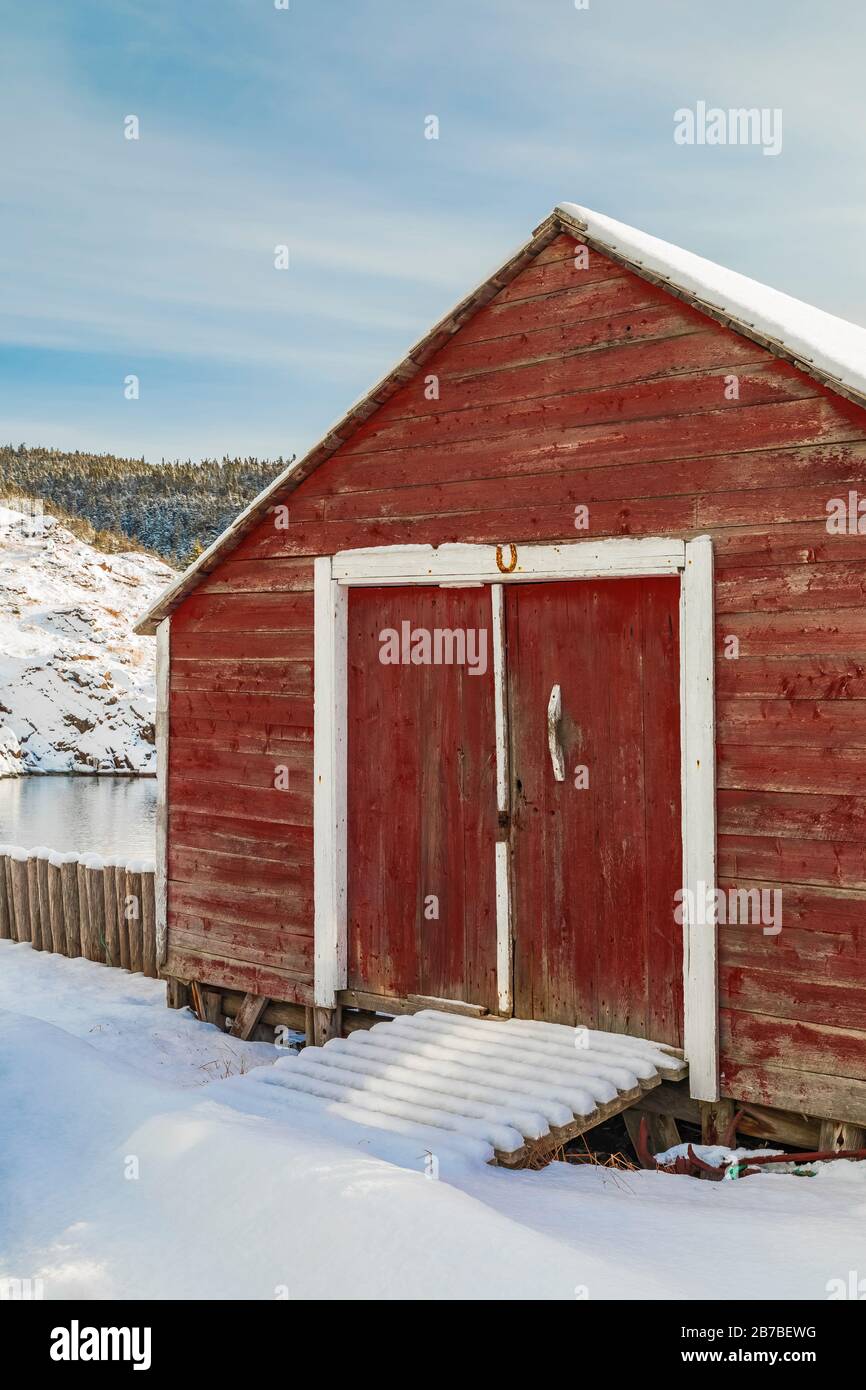 Fishing stage used in the newfoundland hi-res stock photography and ...
