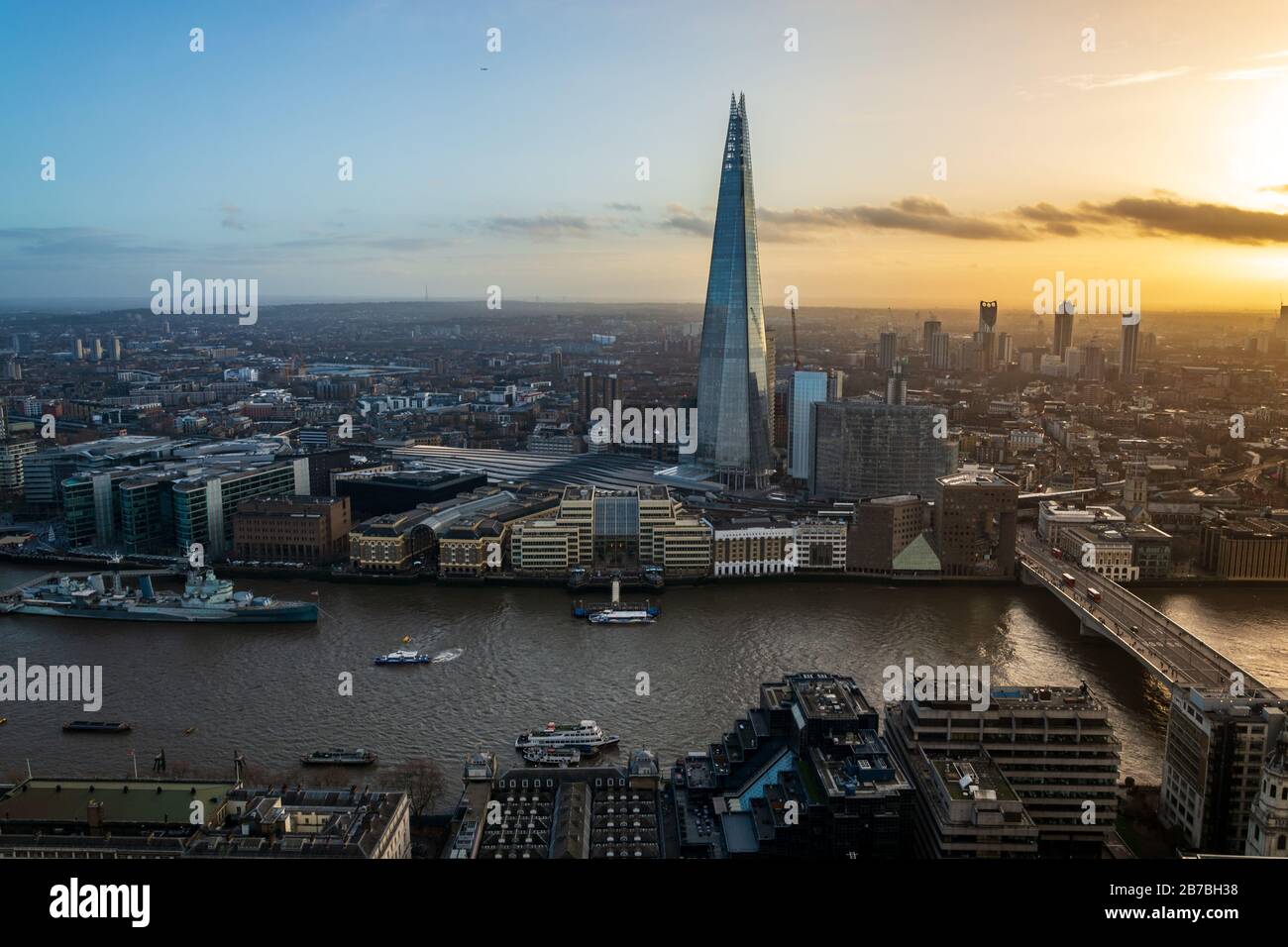Aerial view of london at orange sunset hi-res stock photography and ...