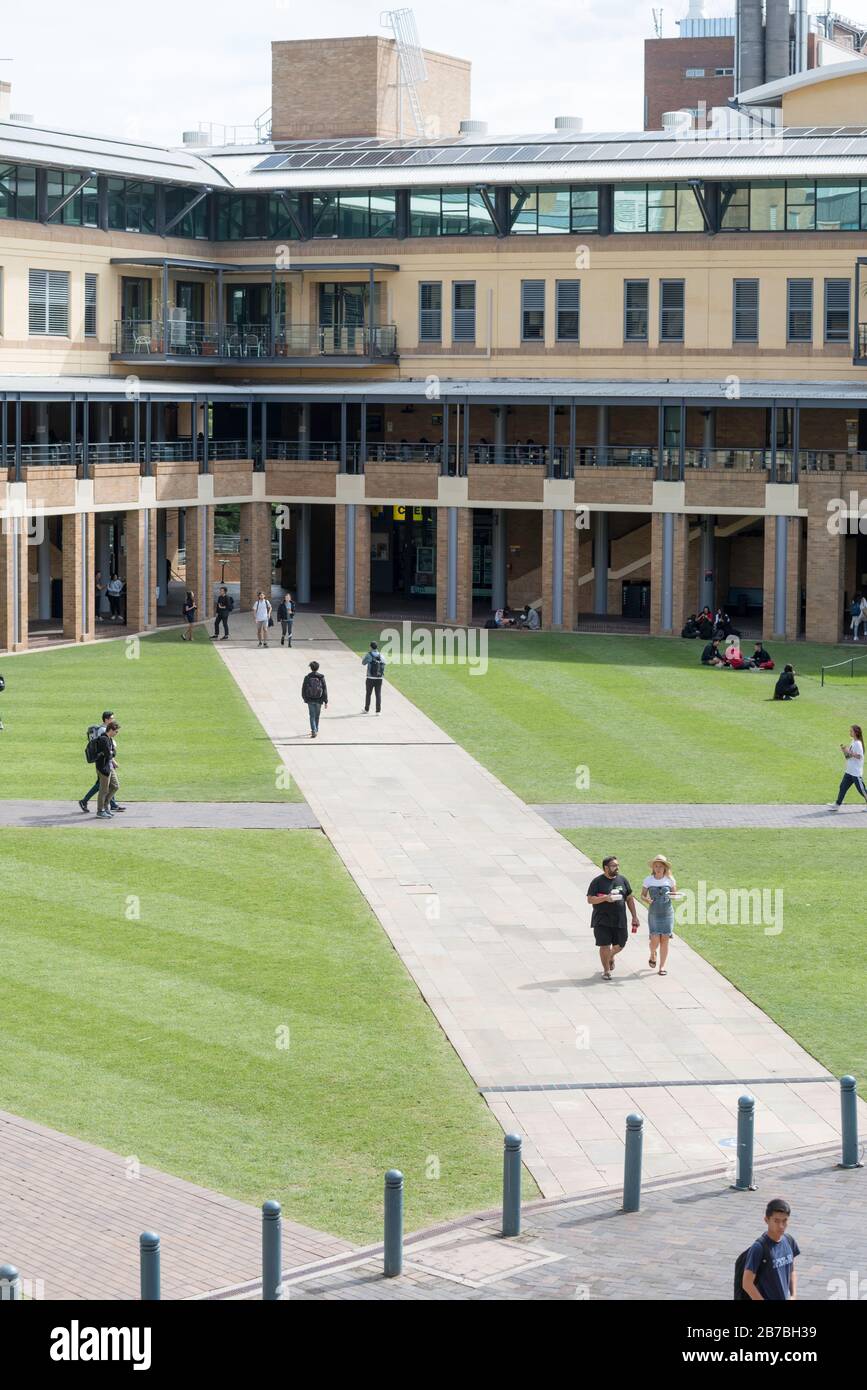 Unsw quadrangle hi-res stock photography and images - Alamy
