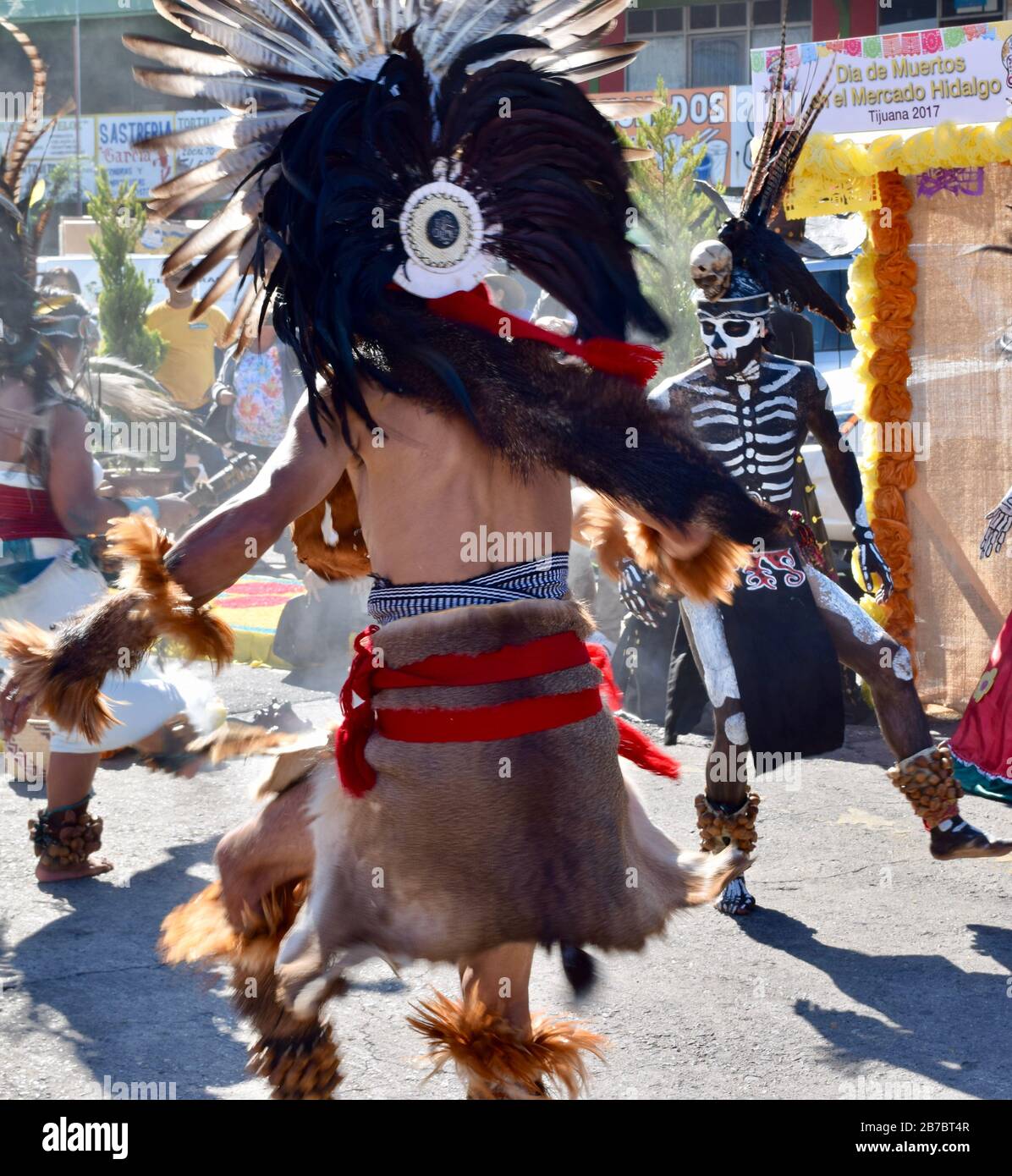 Native dancer hi-res stock photography and images - Alamy