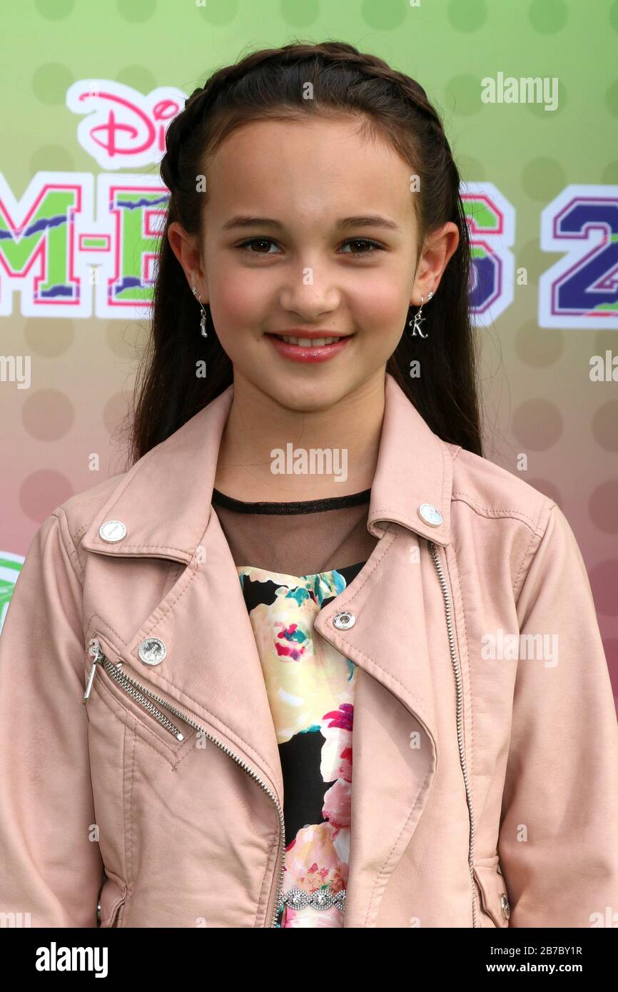 January 25, 2020, Burbank, CA, USA: LOS ANGELES - JAN 25: Kaylin Hayman ...