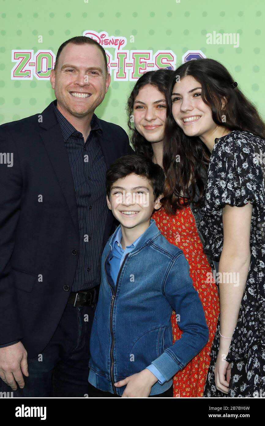 January 25, 2020, Burbank, CA, USA: LOS ANGELES - JAN 25: David Light ...