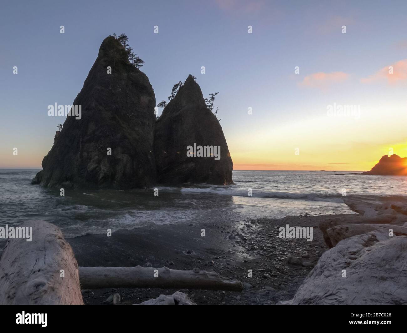 sunset shot of split rock at rialto beach in olympic np Stock Photo - Alamy