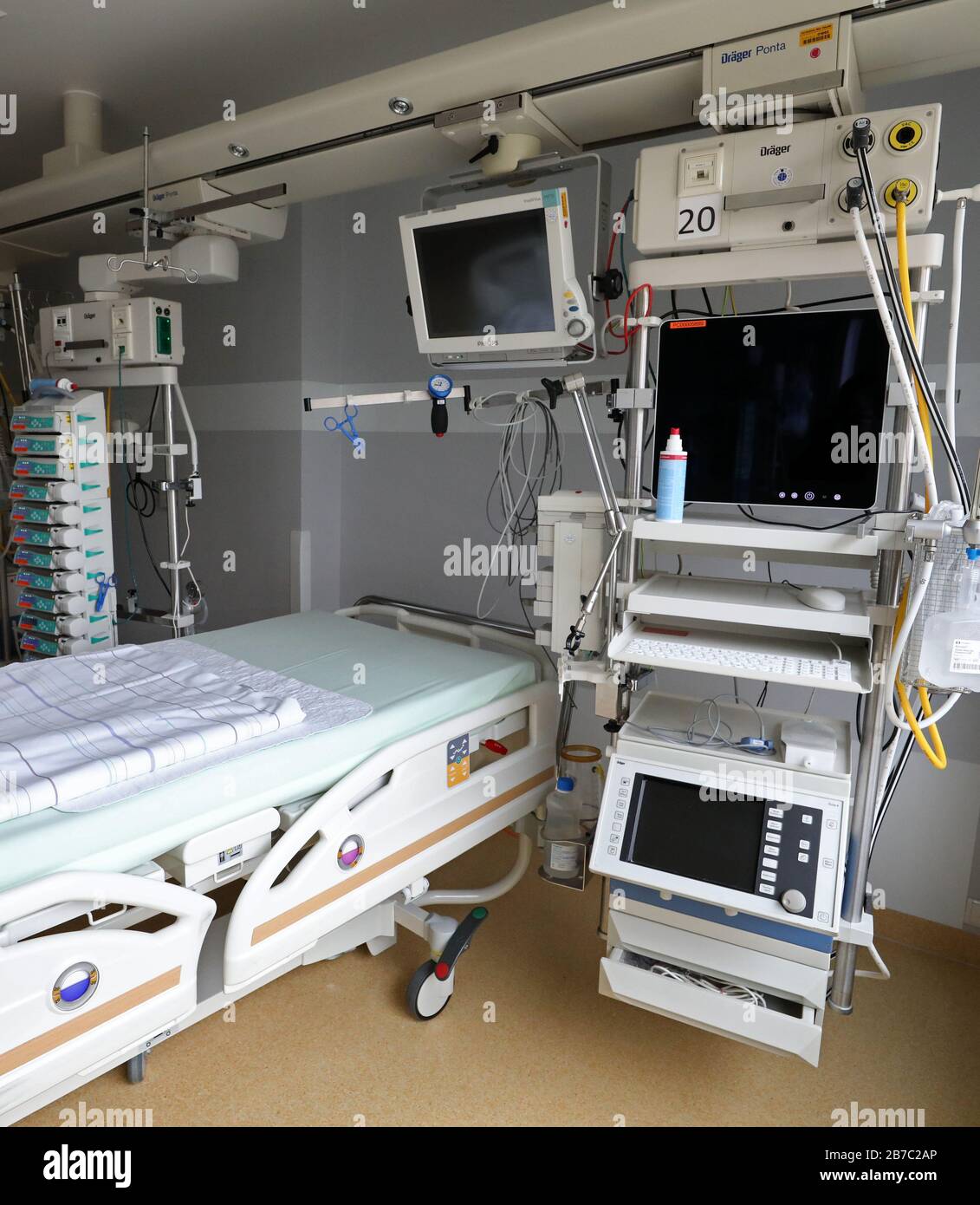 Rostock, Germany. 13th Mar, 2020. An intensive care bed in the ...