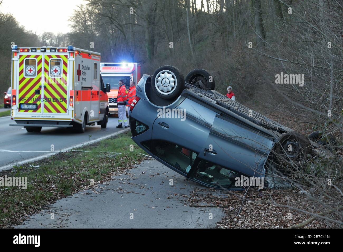 Man ran hi-res stock photography and images - Alamy