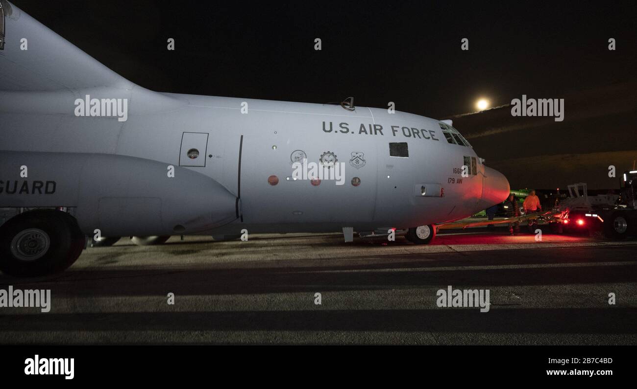 Lockheed c 130j hercules hi-res stock photography and images - Alamy