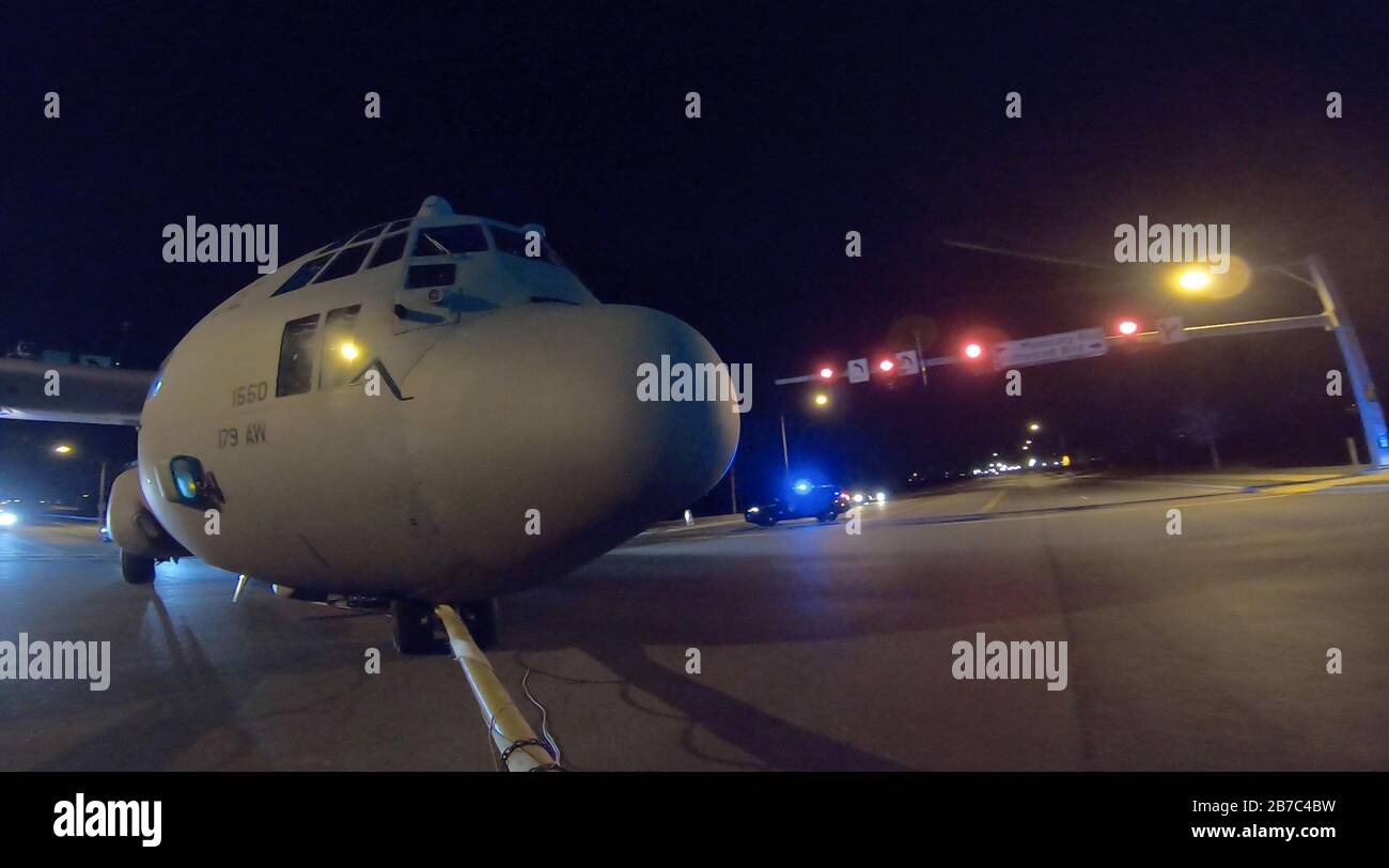 Lockheed c 130j hercules hi-res stock photography and images - Alamy