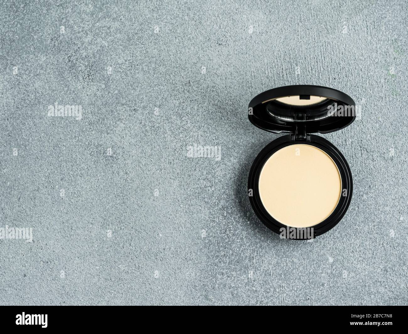 Powder compact overhead hi-res stock photography and images - Alamy